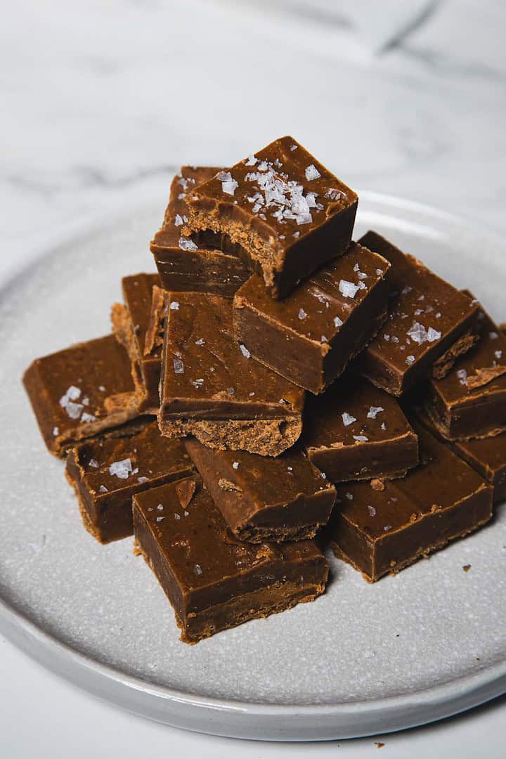 Slow Cooker Gingerbread Fudge Recipe : Thermocookery