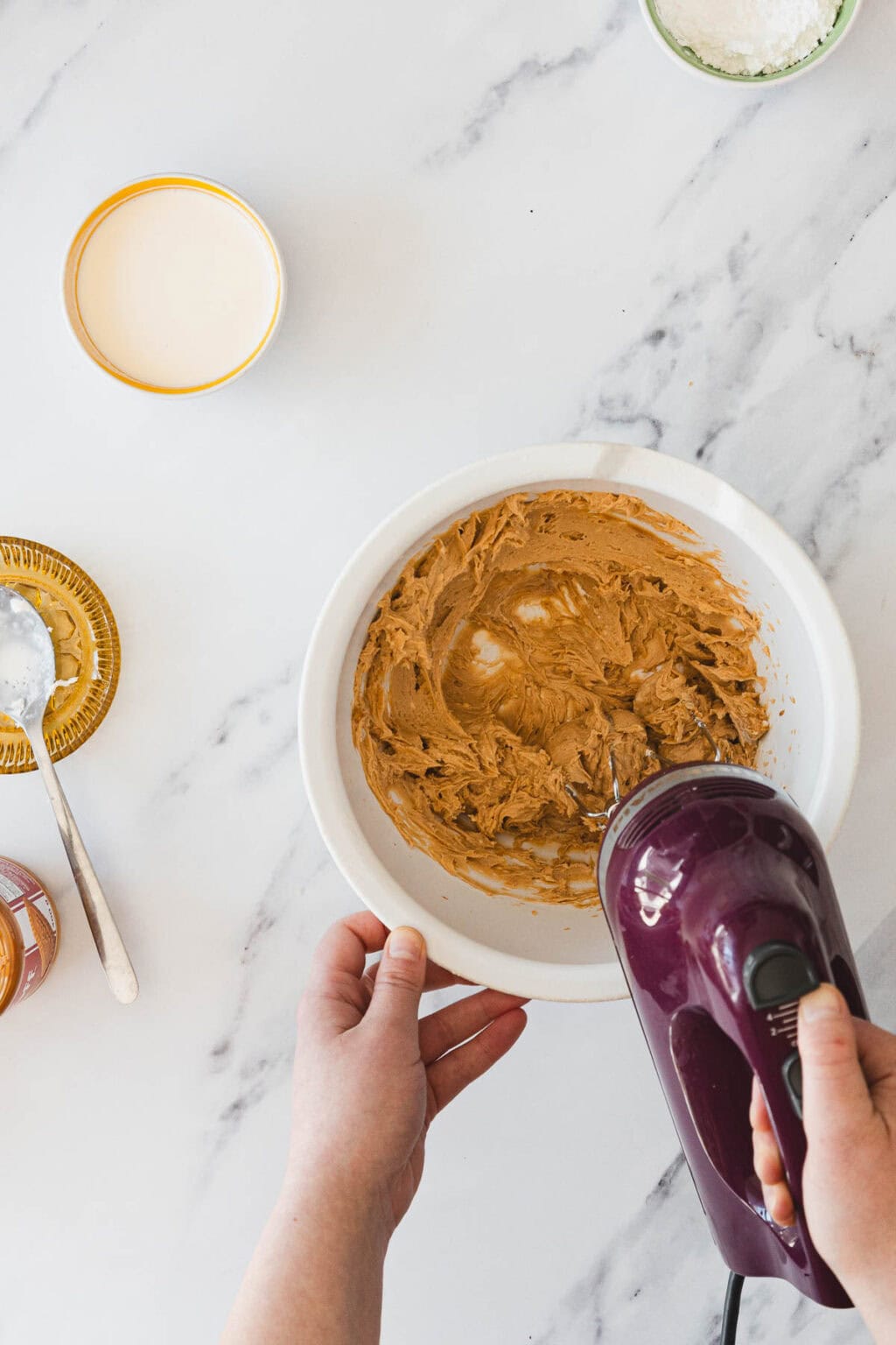 Easy Air Fryer Biscoff Cake : Thermocookery