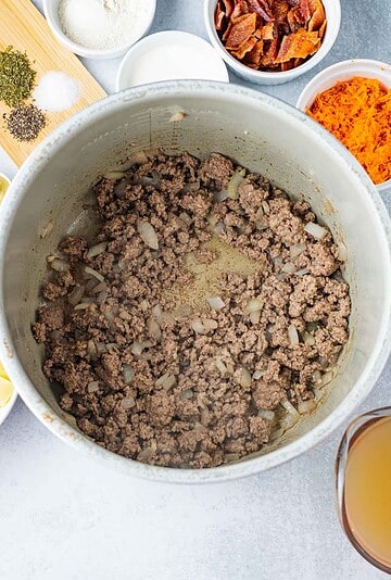 The Instant Pot Cheeseburger Soup That Became An Instant Hit